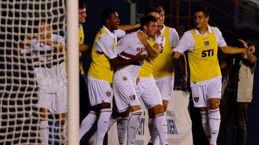 Eu não quero que meu filho tenha um heroi chamado Lucas Possignolo ...