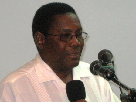 Patrick Roland John, a pior pessoa possível que poderia virar (e virou ...