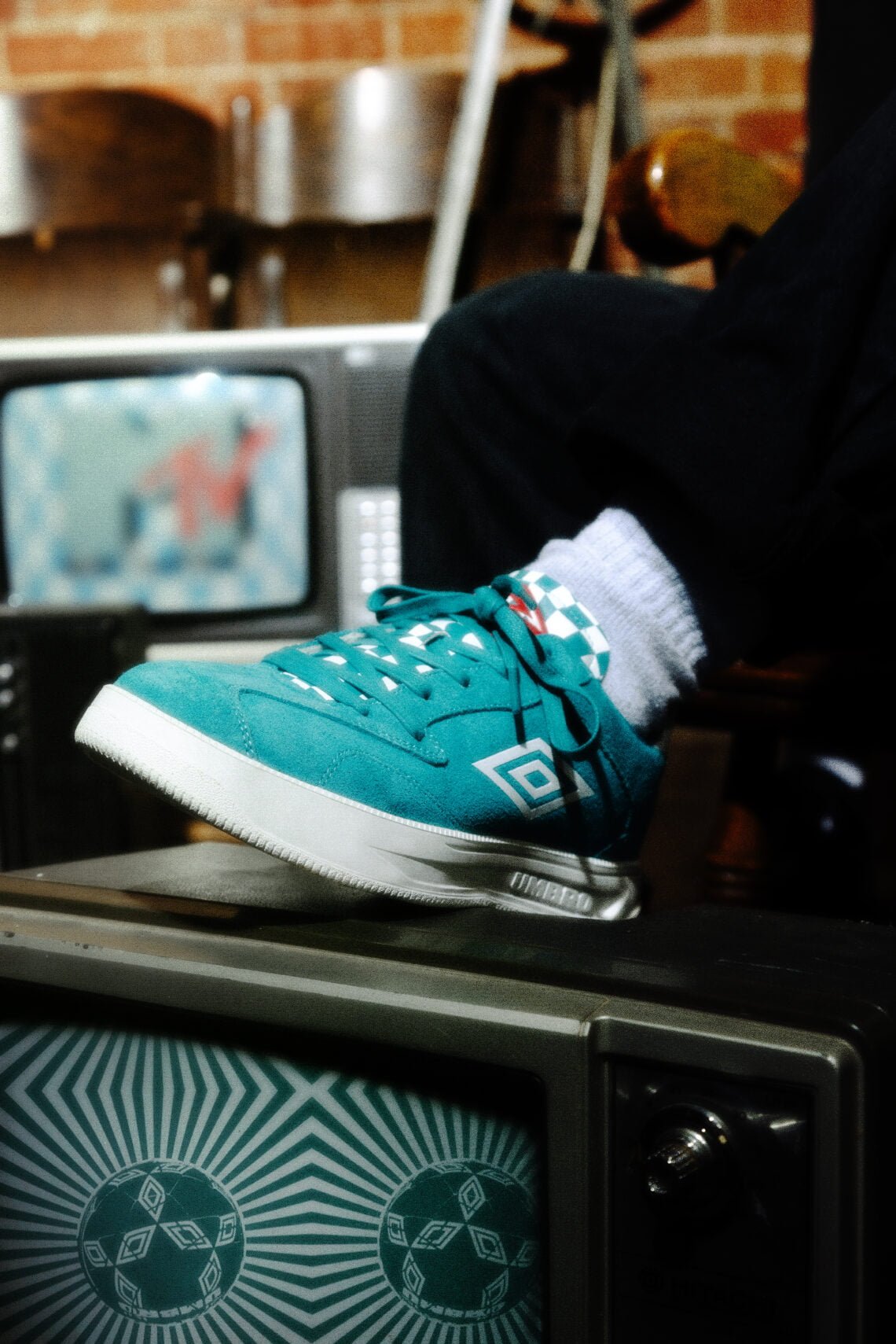 Umbro lança coleção para celebrar cultura musical do fim dos anos 80 ...
